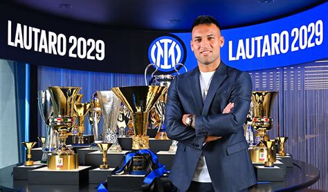 إنتر ميلانو يجدد عقد لاوتارو مارتينيز الميادين