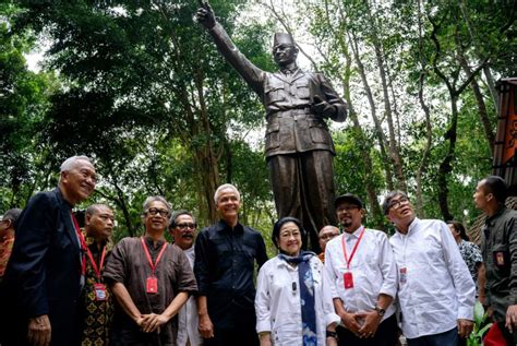 Patung Bung Karno Banyuasin Tak Mirip Dan Tak Perlu