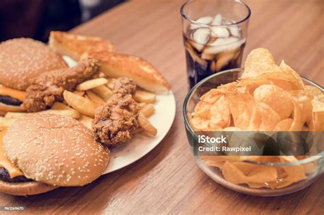 살 찐 하 고 건강에 해로운 패스트 푸드 감자 요리에 대한 스톡 사진 및 기타 이미지 감자 요리 감자 칩 개체 그룹