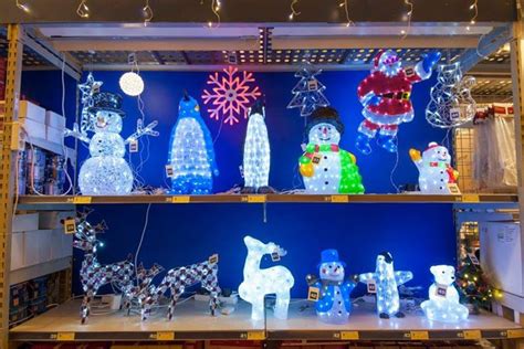 Коледни подаръци играчки и украса за една вълшебна Коледа