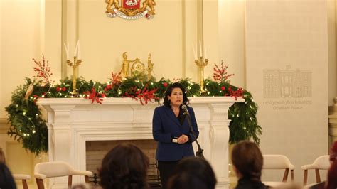 ვულოცავ ყველას ვინც დღეს შობის დღესასწაულს ზეიმობს ზურაბიშვილი Netgazeti • სალომე