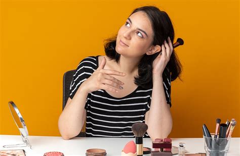 Heres The Perfect Beauty Guide To Dusky Skin Complexions