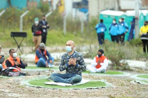 Críticas A La Alcaldesa Claudia López Por Su Meditación En El Bronx