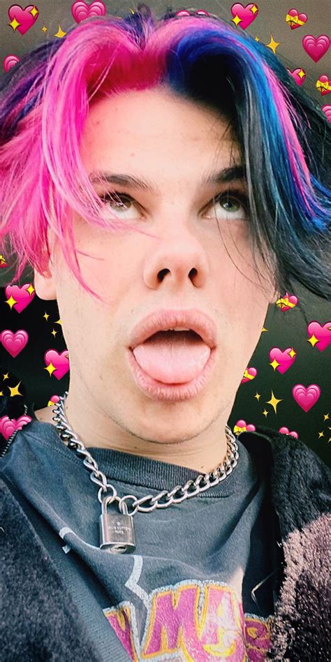 Yungblud Dominic Harrison Dominic Harrison Celebrities With Cats