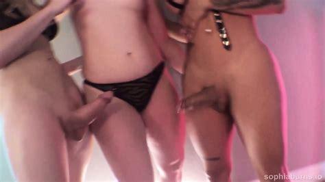 Sophia Burns Vs Eva Maxin And Olivia Would Eporner