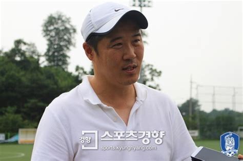 서울 이랜드 감독 사실상 경질 후임 감독 선임도 딜레마