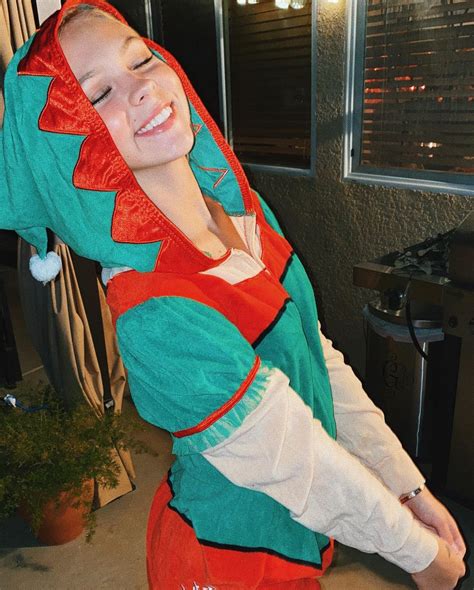 Jordyn Jones Christmas 4