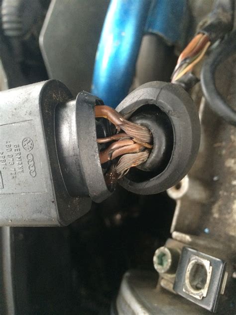 Ремонт проводки катушек зажигания — Audi A4 B6 1 8 л 2002 года