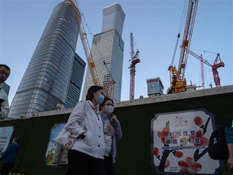 Chinas Economy Beats Expectations To Grow 53 In First Quarter