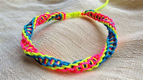 How Easy And Quick Is To Make Bracelet With Neon 3 Colours Strings