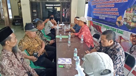 Jambearum Pembinaan Dan Evaluasi Kinerja Aparatur Desa Jambearum Dari Kecamatan Patebon