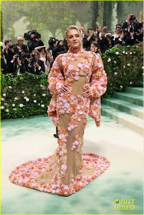 Chase Stokes Goes Shirtless For Met Gala Debut With Girlfriend Kelsea