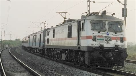 OFFLINK MGR Chennai Central H Nizamuddin DURONTO Express At Full Speed