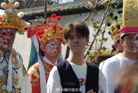 鹿晗王勉的关系真的很好了，是谁羡慕了呀，谁不想和鹿晗逛街呀！王勉鹿晗关系新浪新闻