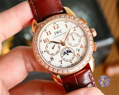 아이더블유씨 Iwc 로고 트렌디 디자인 감각 시계 위핑