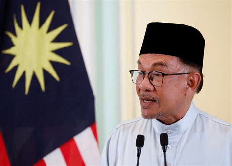 Malaysian Pm Anwar Discusses Tesla Investment Starlink With Musk Reuters