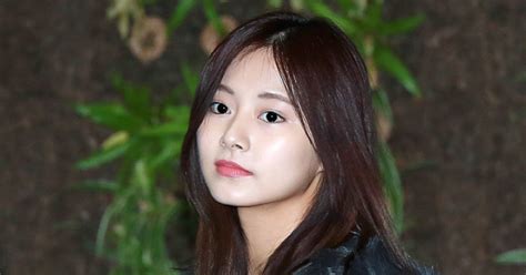 트와이스 쯔위 일상이 화보 공항패션