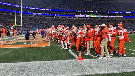 Clemson Secures Acc Title With 39 10 Victory Over North Carolina