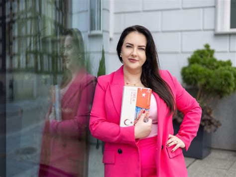 NapisaŁam KsiĄŻkĘ Siedem Lat Researchu I Rok Przelewania Miłości Na Papier Dziś Premiera