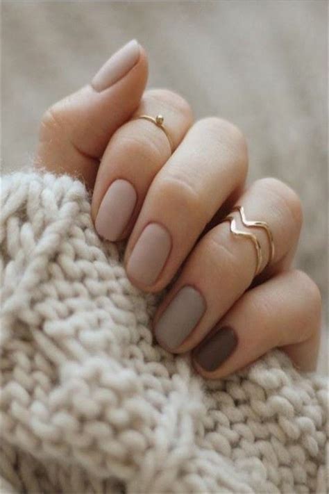 Маникюр нюд стильные идеи маникюра нейтральных оттенков Matte Nails
