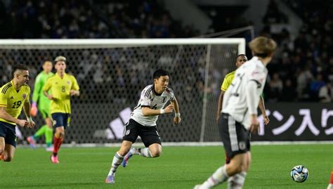 浅野拓磨が運んだ「森保メモ」に託されたメッセージ 日本代表選手が混乱した急増「4 4 2」 新フォーメーションの狙いは？森保ジャパンの武器に