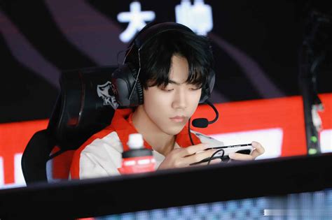 Kpl红榜：26岁小伙“七天速成”s组对抗路，98分超轩染！