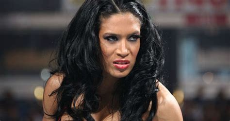 Former WWE Diva Melina Reveals Having Contemplated Suicide While With