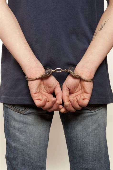 手铐的被拘捕的人 库存图片 图片 包括有 67821495