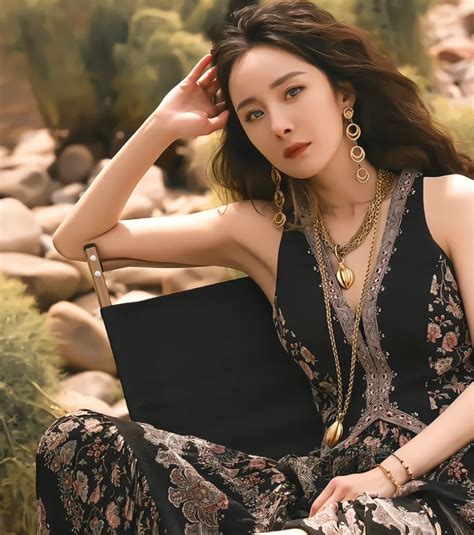 传杨幂被曝规模组织旗下女艺人搞肉体交易学生要不要执着学表演杨幂女艺人肉体新浪新闻