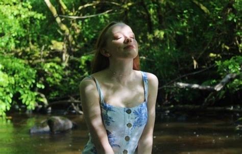 Pin By Derialov On Amybeth Mcnulty Amybeth Mcnulty Gilbert And Anne