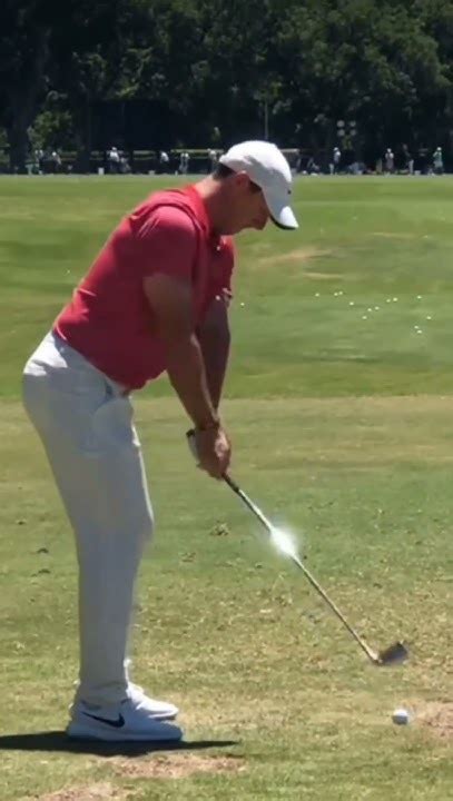 로리 맥길로이 아이언샷 땡겨서 보기 Youtube