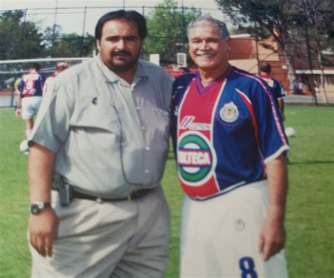 David Medrano con bigote y pelo largo la foto de sus inicios que se volvió viral Infobae