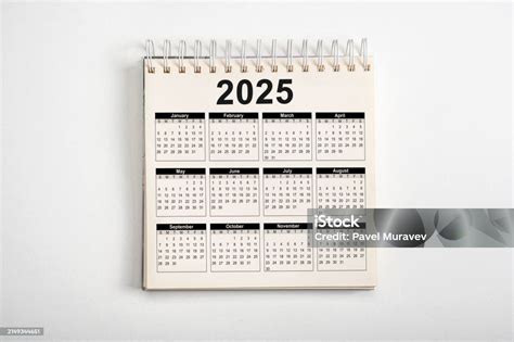 달력 연도 2025 일정 2025 밝은 회색 배경에 책상 캘린더 메모장입니다 결심 전략 해법 목표 사업 그리고 새해 연휴 0명에