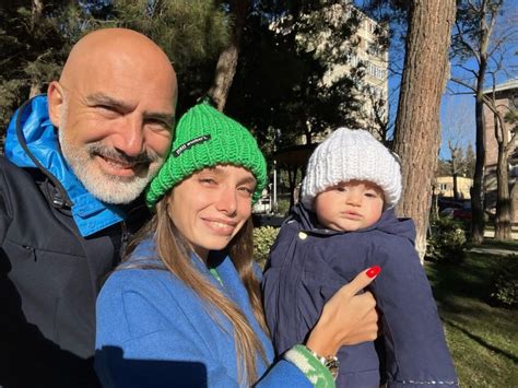 განსაკუთრებული ახალი წელი ქეთი ძიგუასა და ლევან ქარაზანიშვილის ოჯახური კადრები Marao