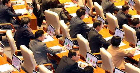 아빠 제발 정무적 판단 좀 국힘 의원이 자녀에 받은 카톡답변은