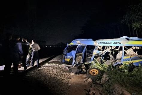 Ini Identitas 11 Korban Meninggal Kecelakaan Elf Dengan Ka Probowangi
