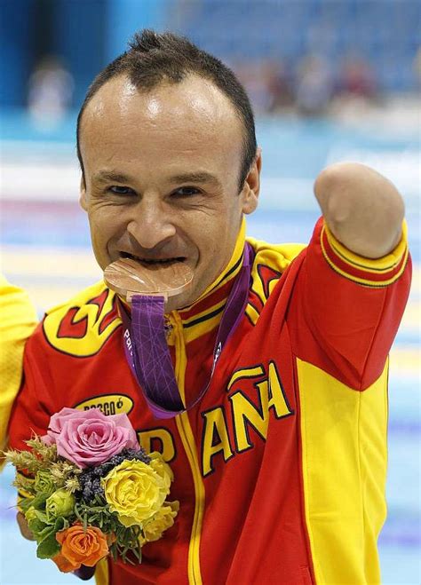 Ricardo y su bronce | Desde Alicante