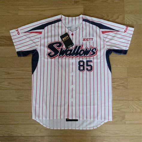 ヤクルト スワローズ ユニフォーム メルカリ