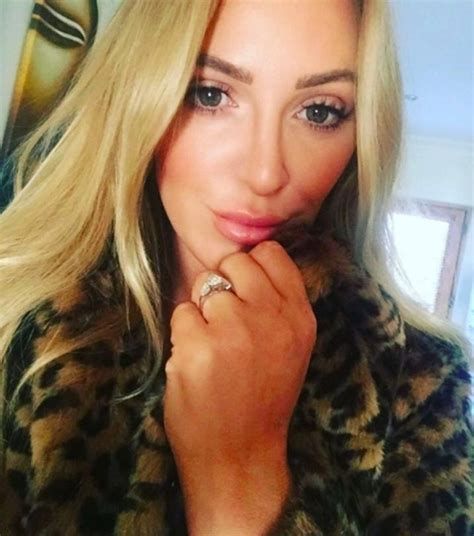 Conor Mcgregors Sexy Sister Aoife Elliott Is A Real Knockout