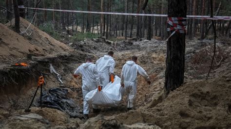 Синєгубов в Ізюмі ексгумували 146 загиблих з них двоє діти