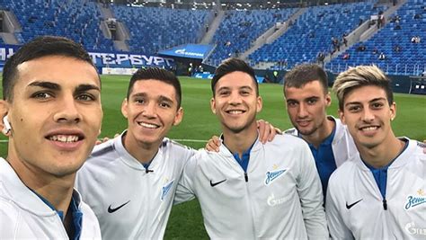 Las Aventuras De Los Argentinos Del Zenit En San Petesburgo Donde La