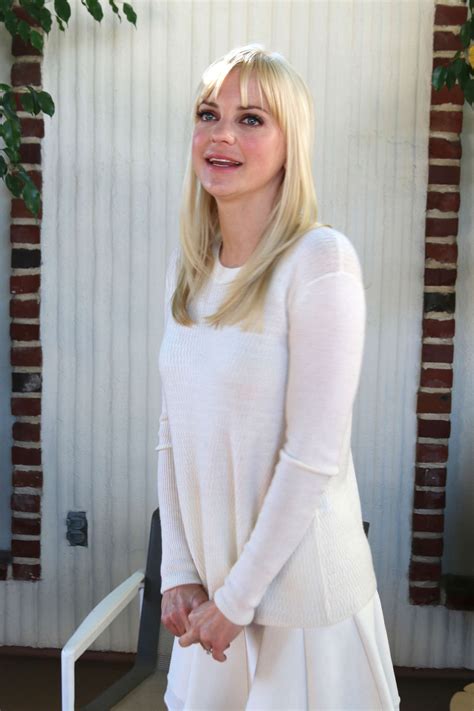 Anna Faris Mom Press Conference 02 Gotceleb