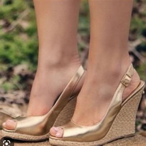 Lilly Pulitzer Kristin Slingback Wedge Sandal In Gold Gem