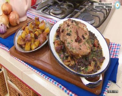 Bondiola Con Salsa De Panceta Y Porotos Con Batatas Agridulces
