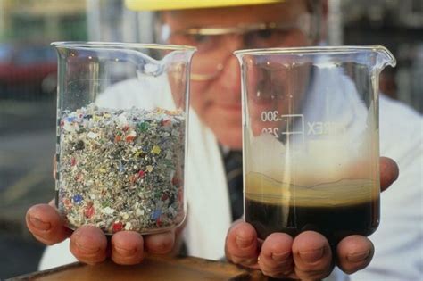 塑膠回收之後還能幹嘛煉成汽油獲新生 PanSci 泛科學