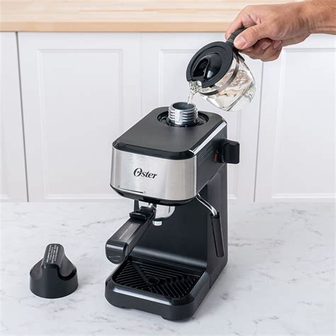 Cafetera Oster® Para Espresso Y Cappuccino Capacidad De 4 Tazas