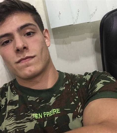 Pin By Eric Bueno On Breno Freire Mens Tshirts Handsome Men Mens Tops