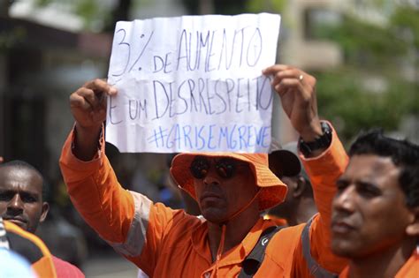 Fotos Greve De Garis Deixa Lixo Acumulado Nas Ruas Do Rio 13032015