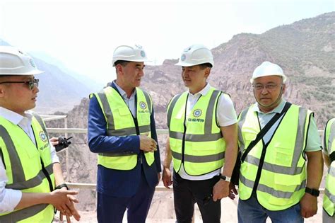 Ерөнхийлөгч У Хүрэлсүх Рогуны усан цахилгаан станцын бүтээн байгуулалттай танилцав