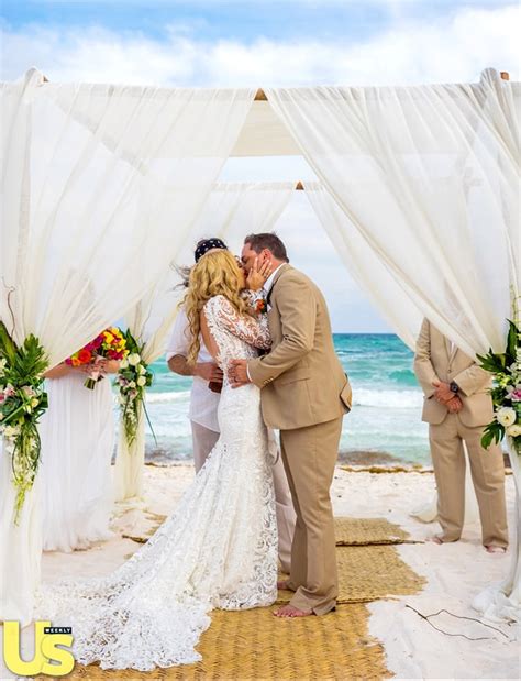 Sealed With A Kiss Jason Aldean And Brittany Kerrs Wedding Album